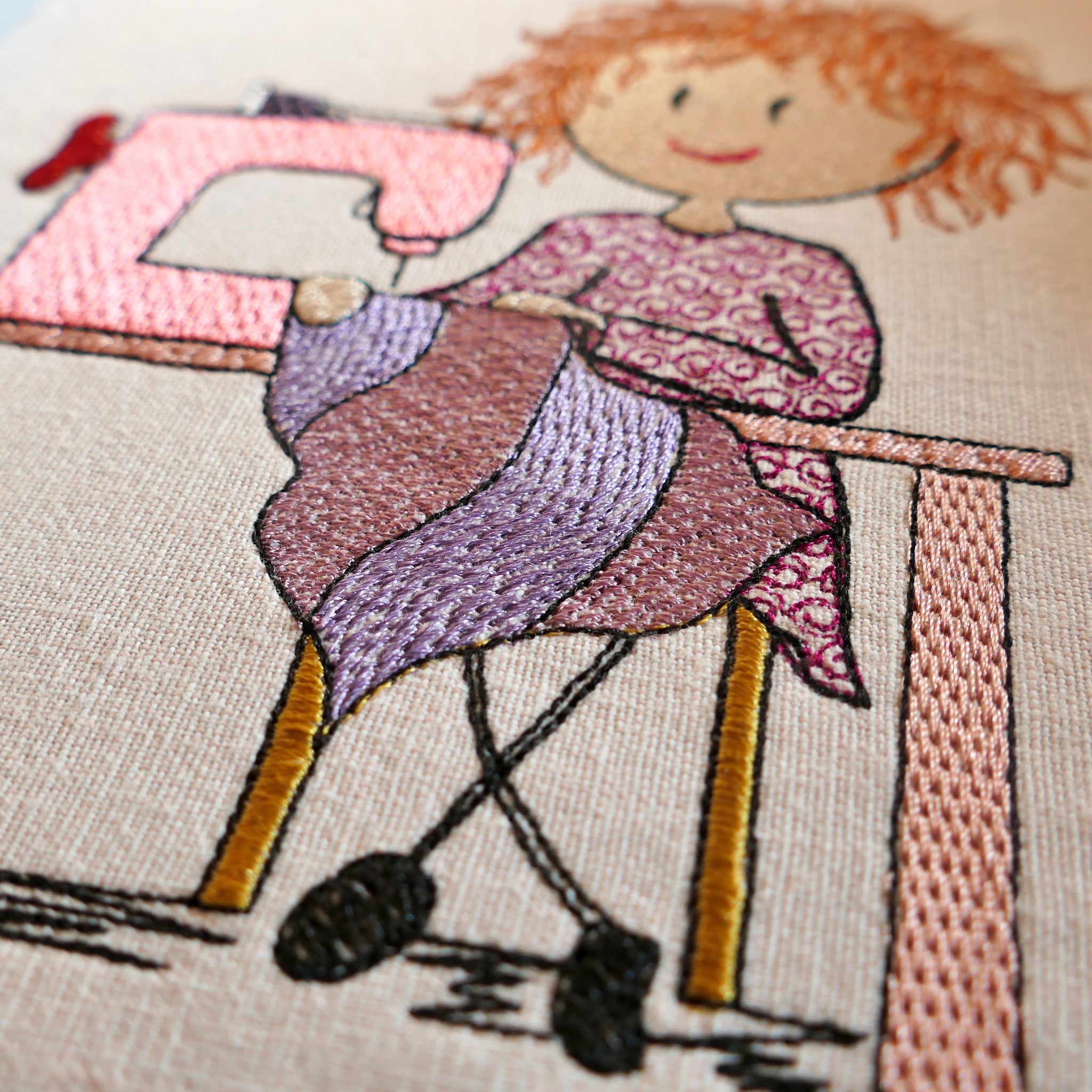 Elvesideas - machine embroidery design - Lilly's sewing machine